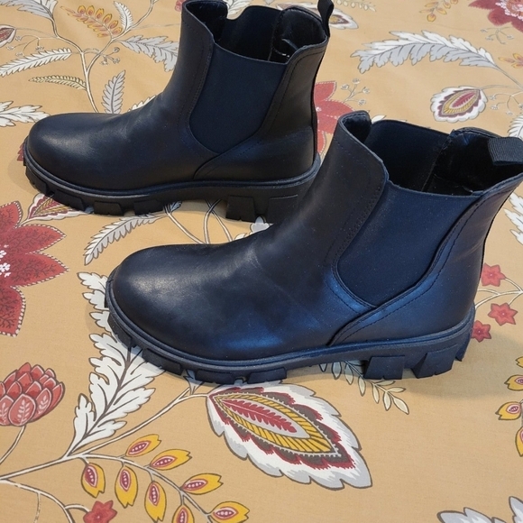 True Craft | Shoes | True Craft Black Leather Boots | Poshmark